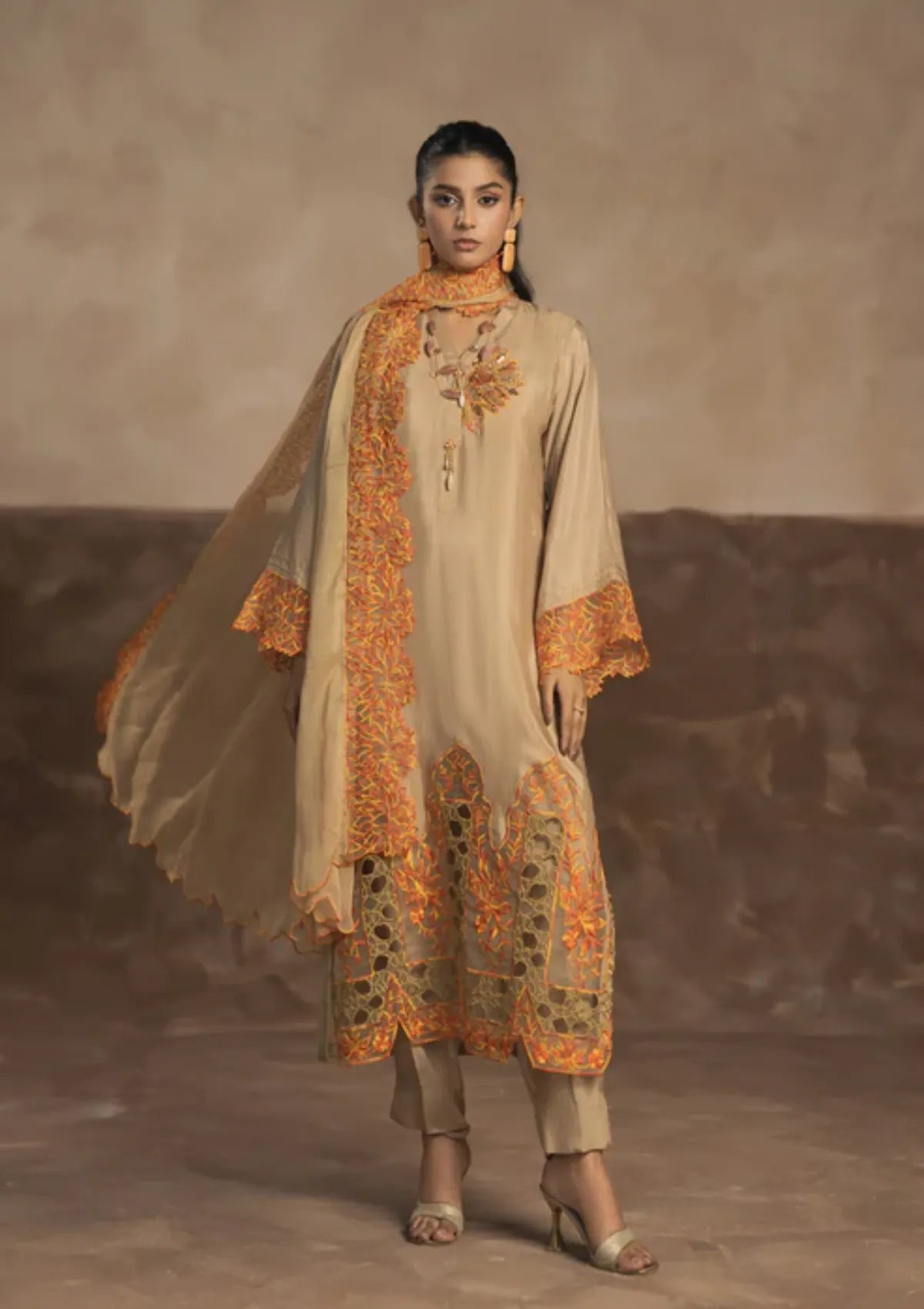 Clothere by Anam Elemental collection'25 D004-DS25 – Mohsin Saeed Fabrics