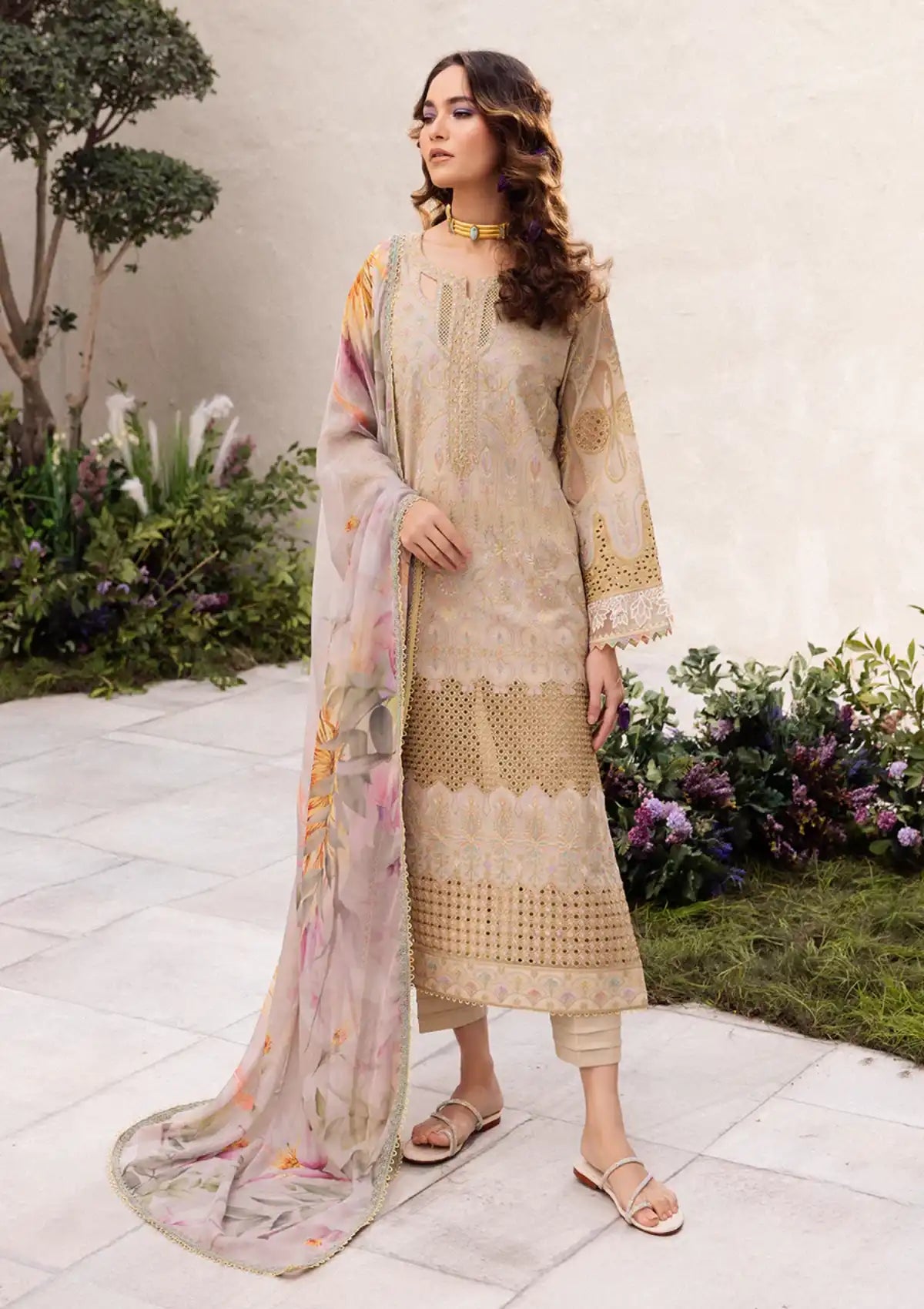 Iznik Dahlia Luxury Lawn'24 DL-03 – Mohsin Saeed Fabrics