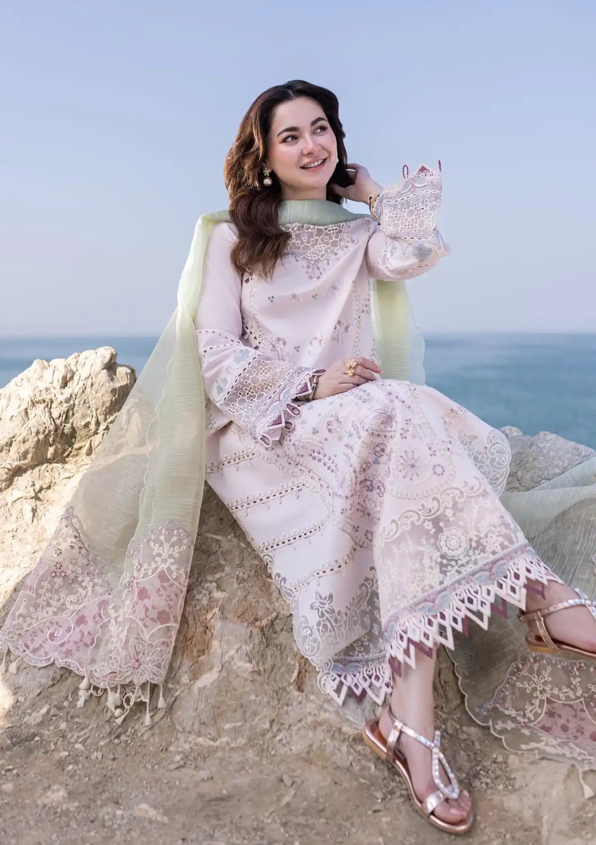 Qalamkar Sahil Kinare Luxury Lawn'24 Nia – Mohsin Saeed Fabrics