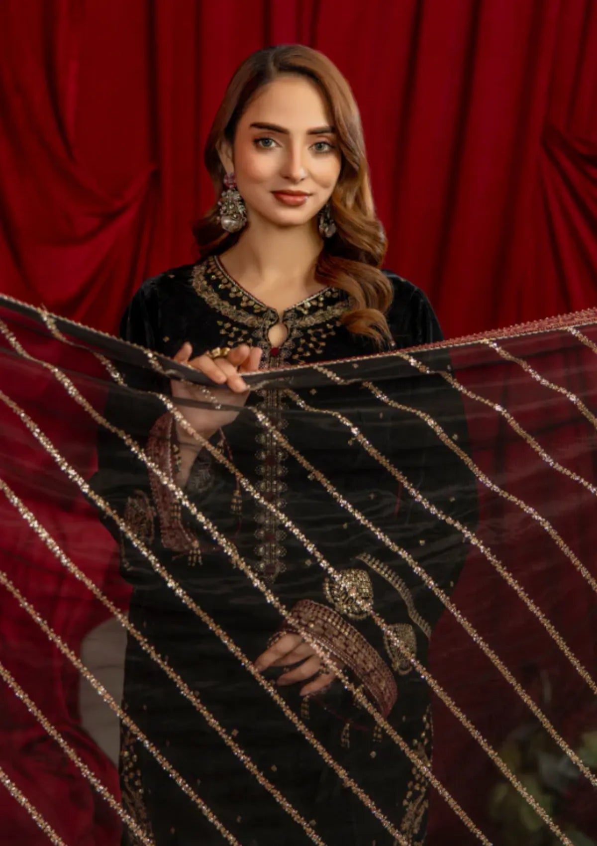 Waresha Makhmal Velvet'25 M-01 Royal Serenity – Mohsin Saeed Fabrics