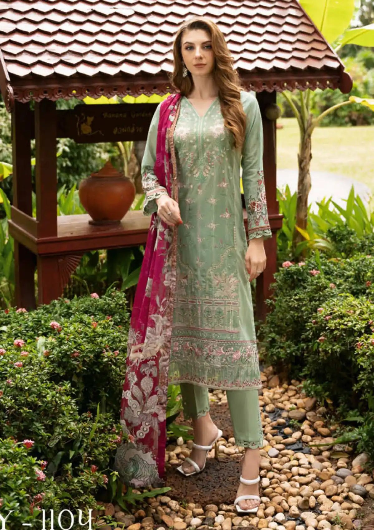 Ramsha Riwayat Luxury Lawn Vol-11'25 Y-1104 – Mohsin Saeed Fabrics