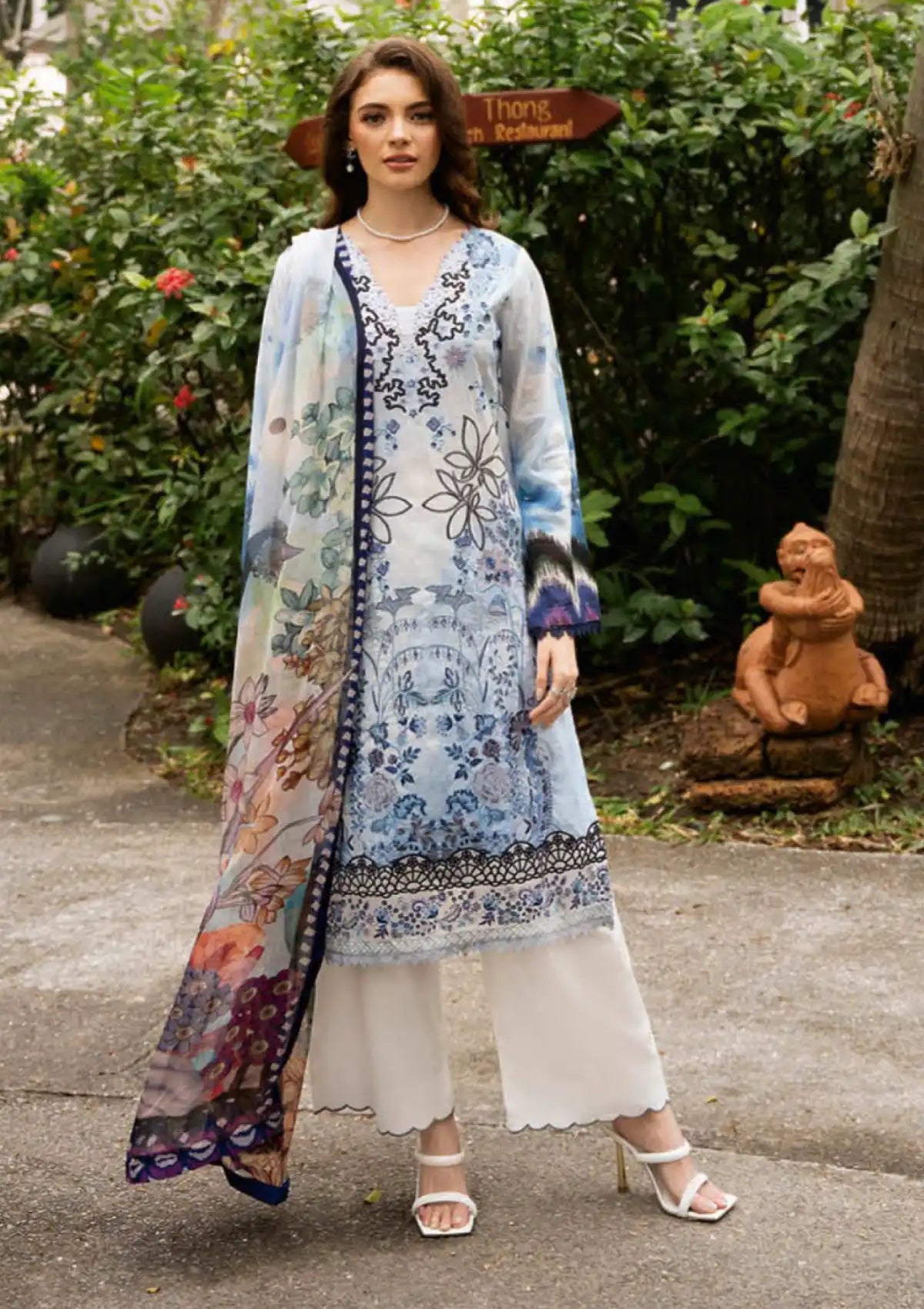 Ramsha Riwayat Luxury Lawn Vol-11'25 Y-1108 – Mohsin Saeed Fabrics