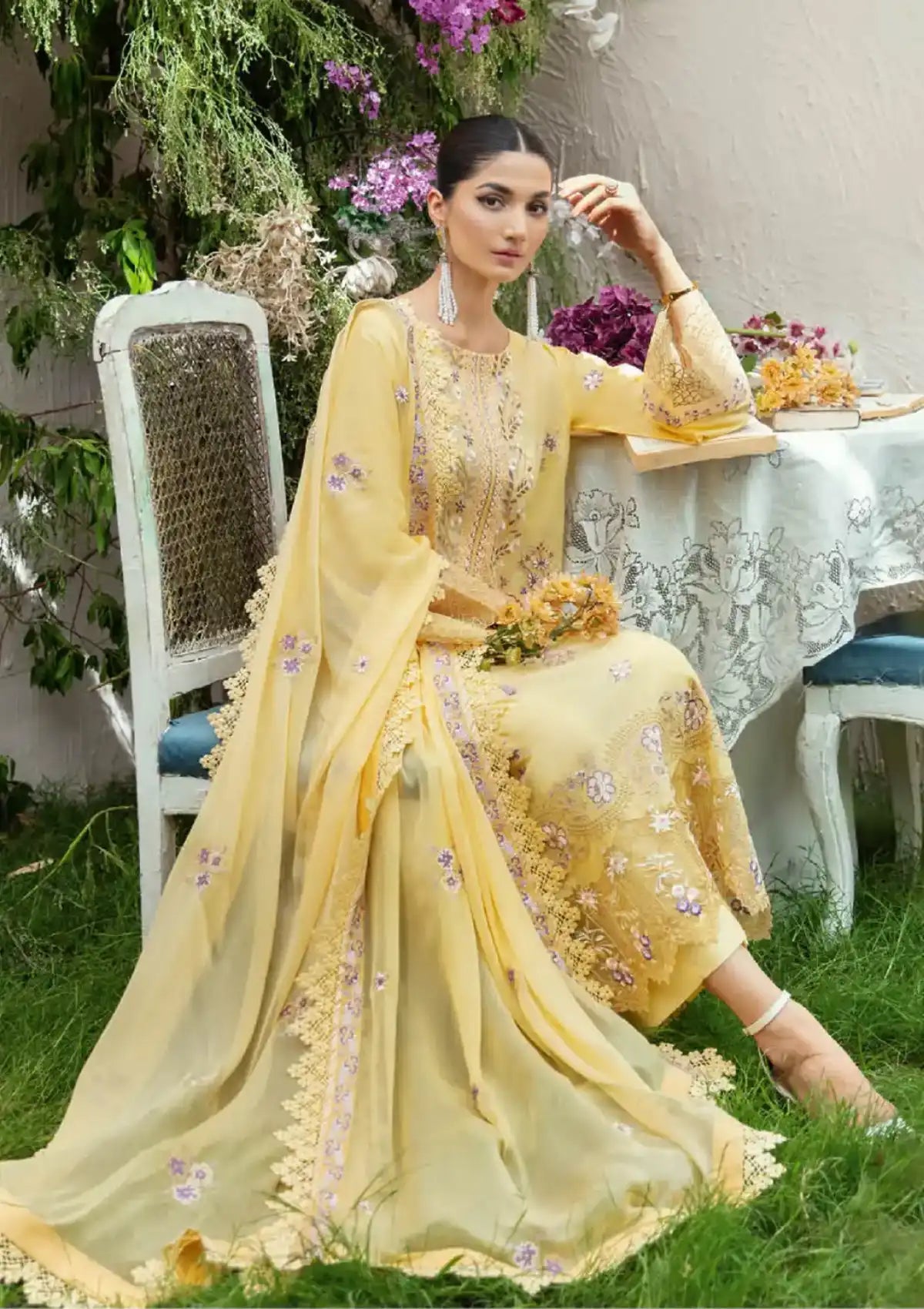 Ramsha Riwayat Luxury Lawn'25 Y-1003 – Mohsin Saeed Fabrics