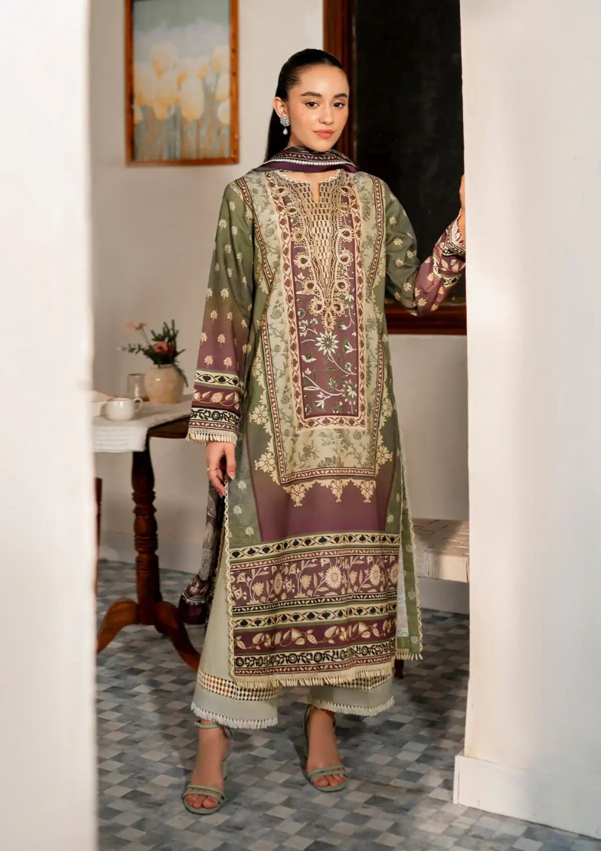 Roheenaz Selene Fall'24 RNP-04A Enola – Mohsin Saeed Fabrics