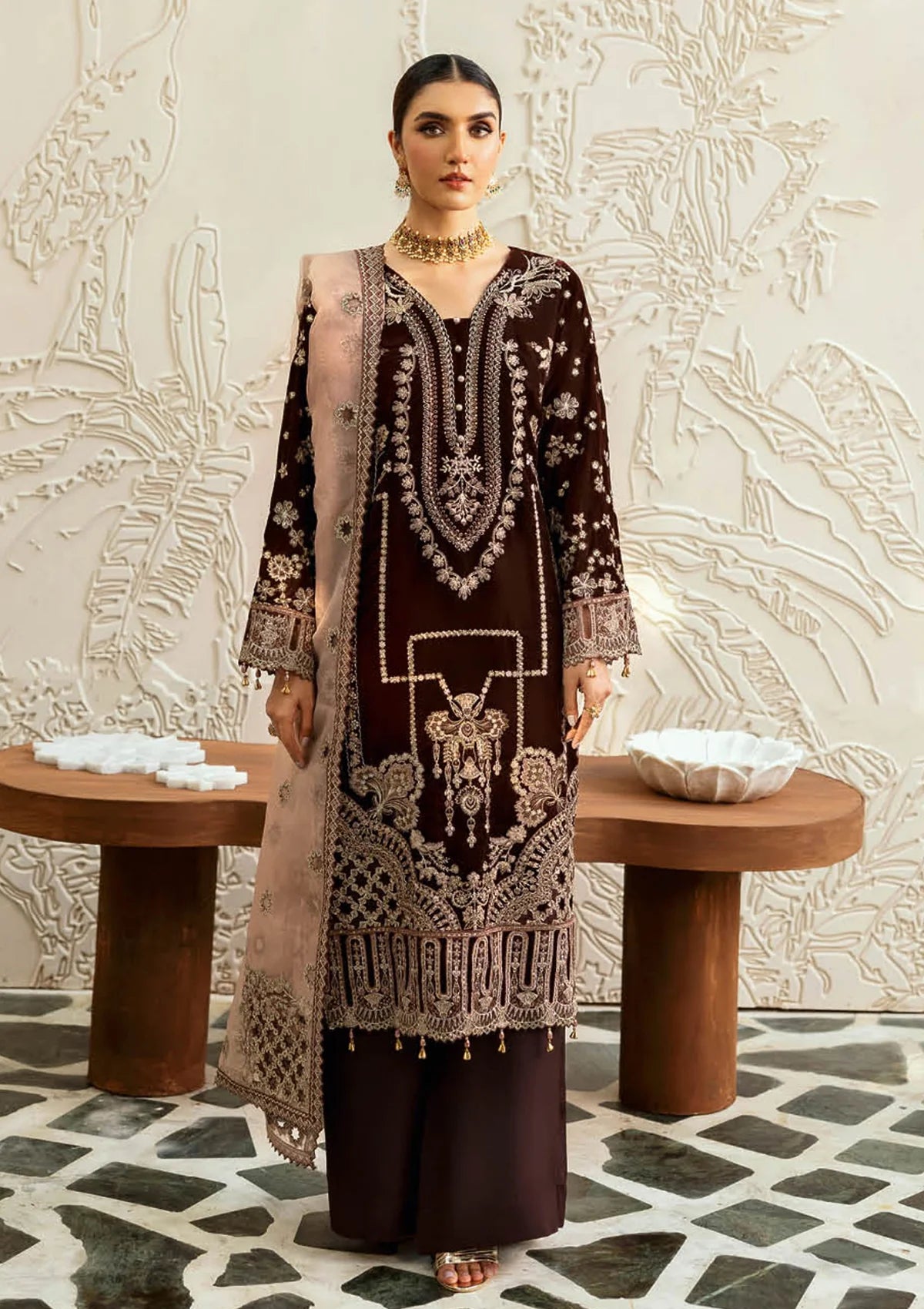 Ramsha Premium Velvet'24 Vol-06 V-606 – Mohsin Saeed Fabrics