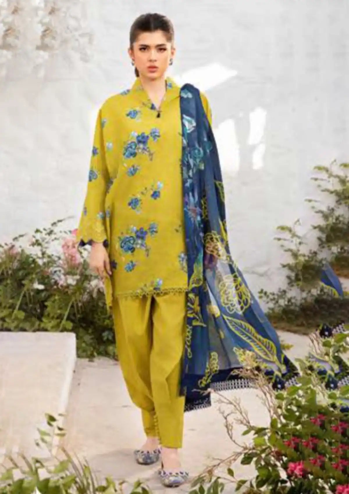 Maria.B M.Basic Lawn'25 Vol-1 D-2A – Mohsin Saeed Fabrics
